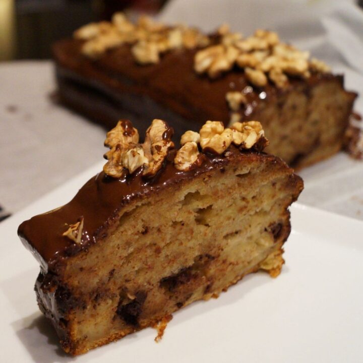 Banankage med chokolade - Svampet og lækker - Nem banankage - Min ...