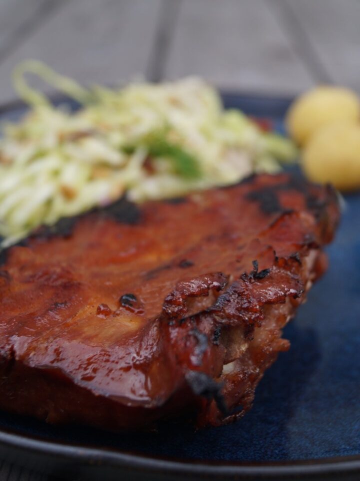 Svineskank - sweinehaxe med brasede kartofler