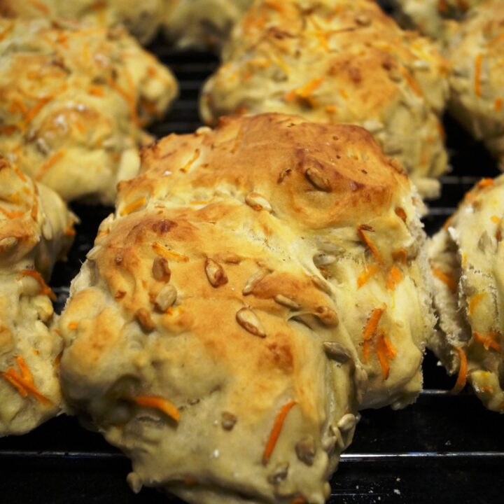 Gulerodsbrud med solsikkefrø - Sunde gulerodsbrud - Min Madopskrift