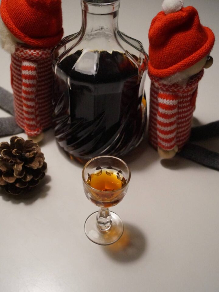 Kryddersnaps - lavet med klar snaps eller vodka Min Madopskrift