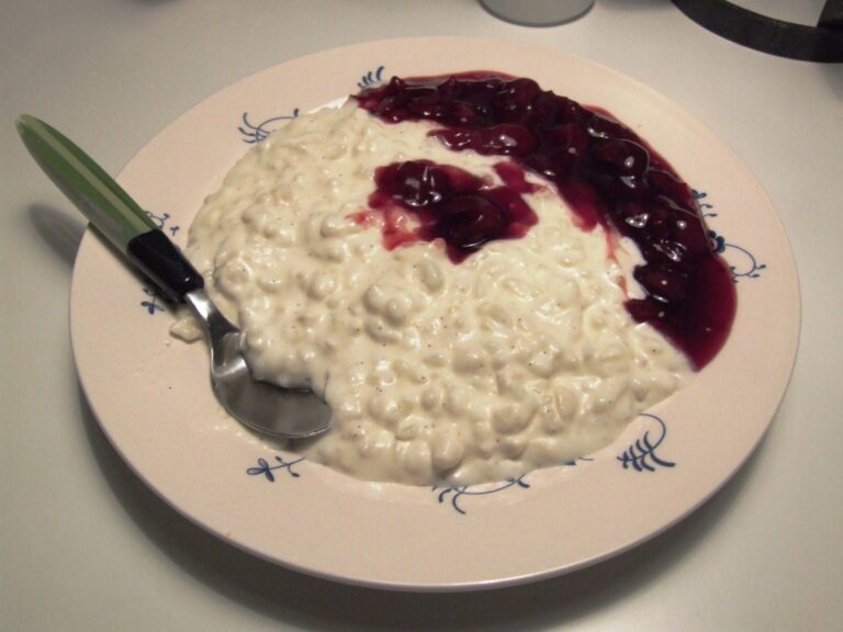 Rom rosin is med vanilje - Is med fløde og mælk - Min Madopskrift