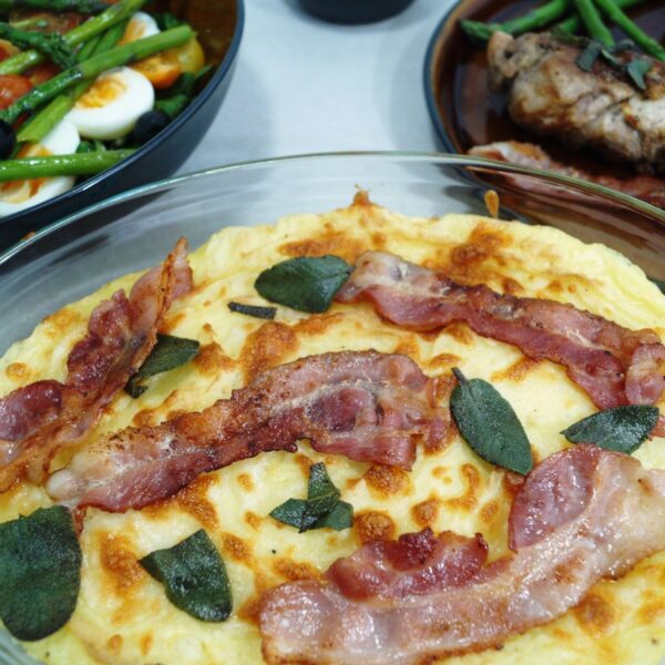Fyldt svinemørbrad med pikant ost og bacon - Nem ret i ovn med fyld ...
