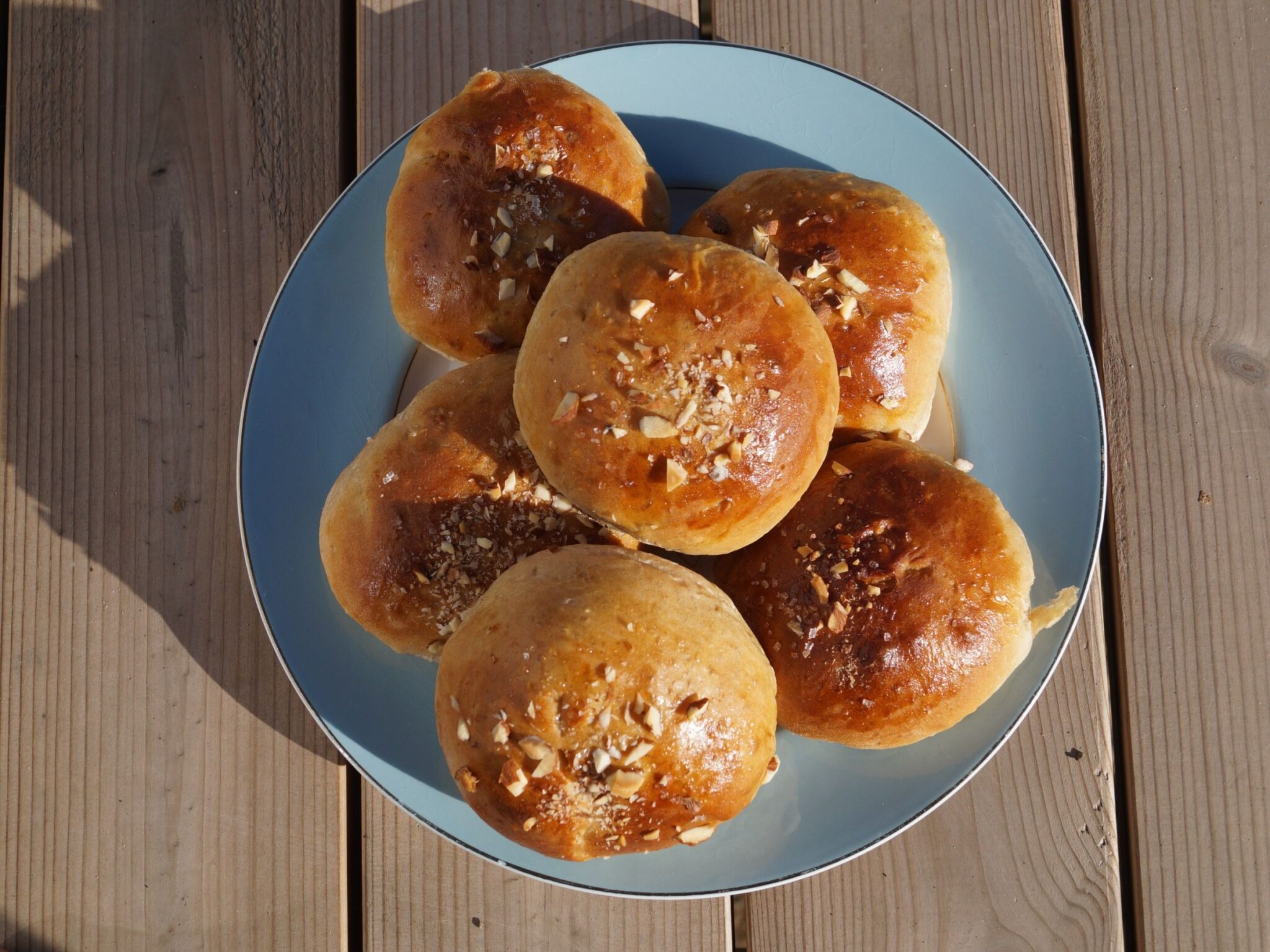 Teboller med kærnemælk - Store bløde teboller opskrift - Min Madopskrift