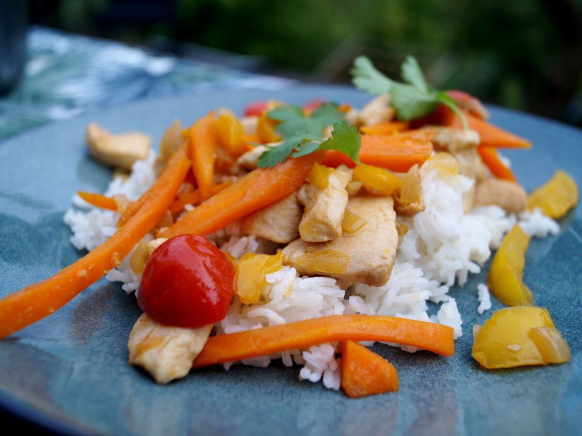 Wok med kylling i cremet sauce - og ris - Asiatisk mad på 30 min. - Min ...